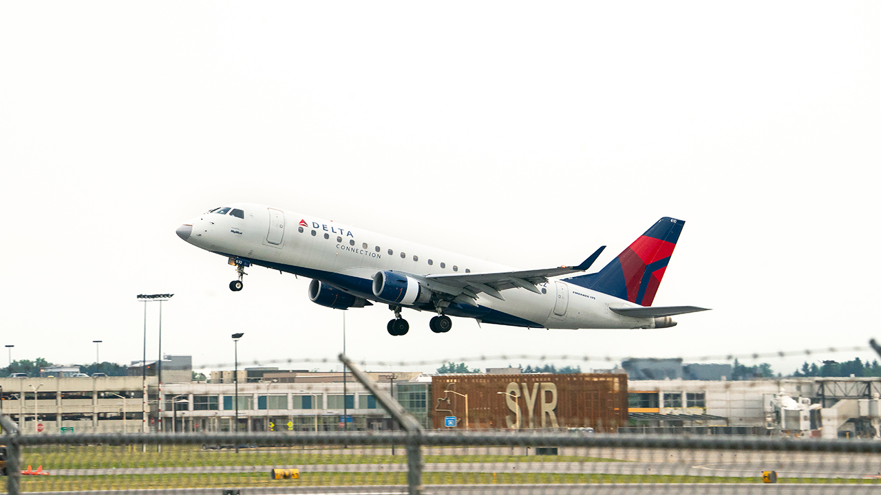 Snow, ice control team at Syracuse airport wins award – Central New ...